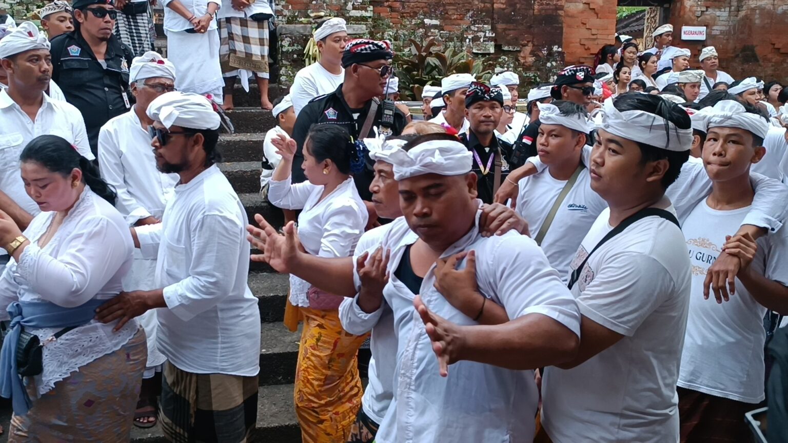 Metatah, A Sacred Balinese Tooth Filing Ceremony that Marks the Journey ...